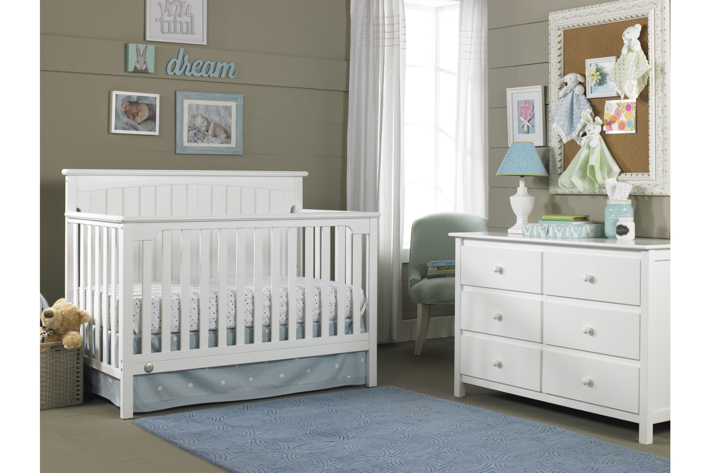 Fisher-Price Colton Convertible Crib in Snow White by Bivona