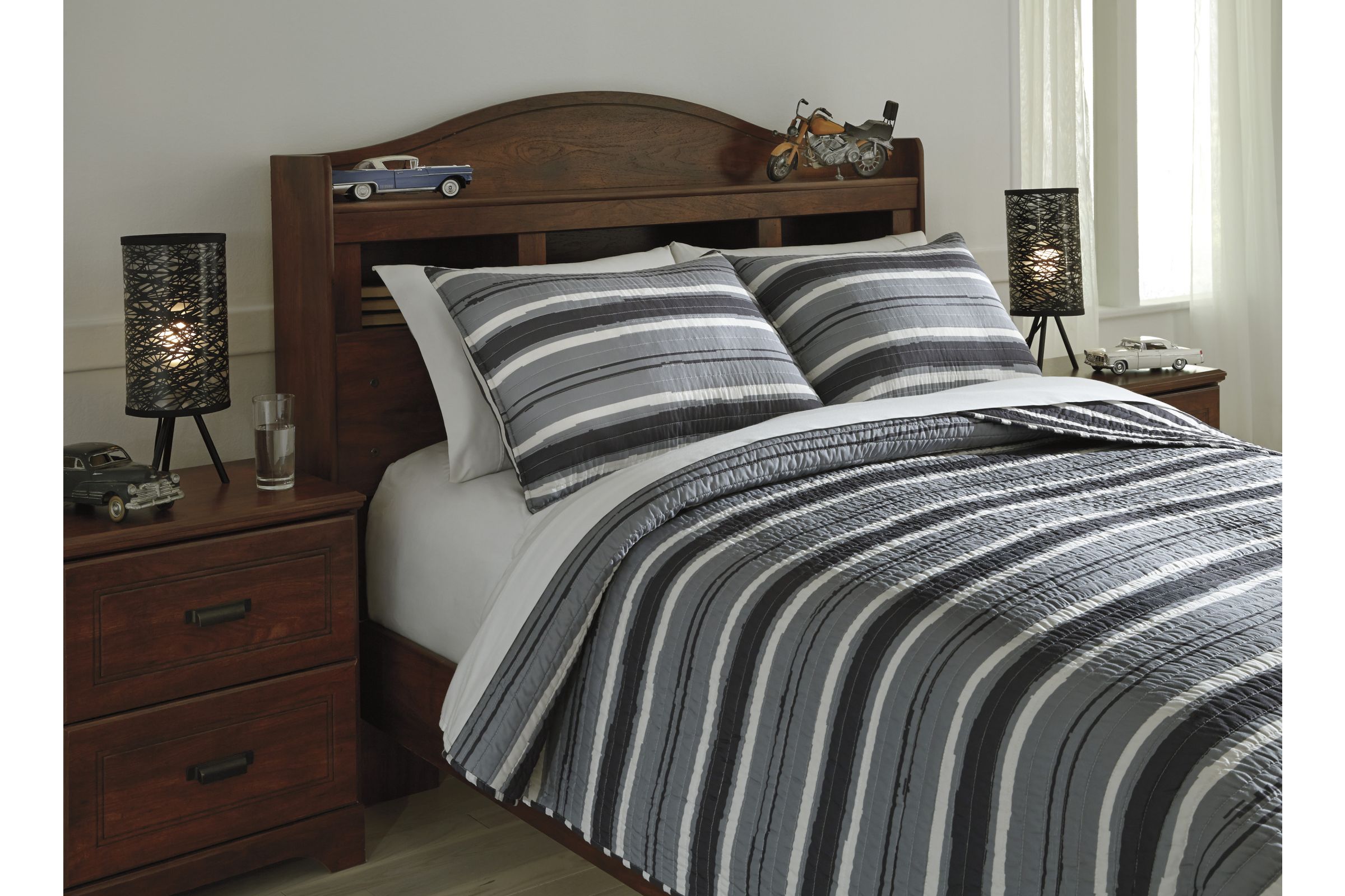Merlin Full Coverlet Set by Ashley at Gardner-White