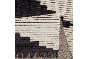 Amanda Black & Ivory 6'x9' Modern Area Rug at Gardner-White